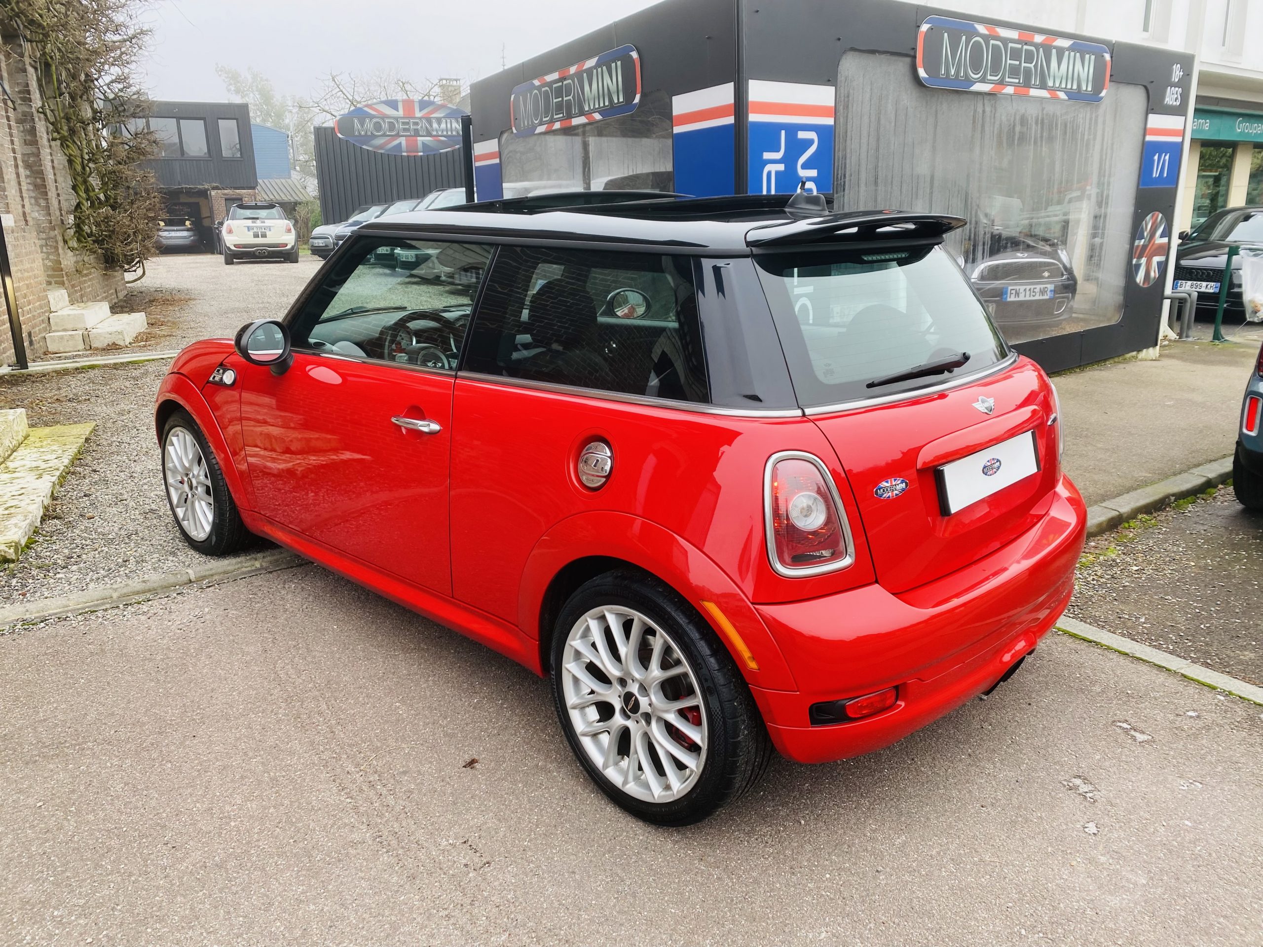 MINI HATCH R56 1.6i - 211 John Cooper Works // 99 652 KMS