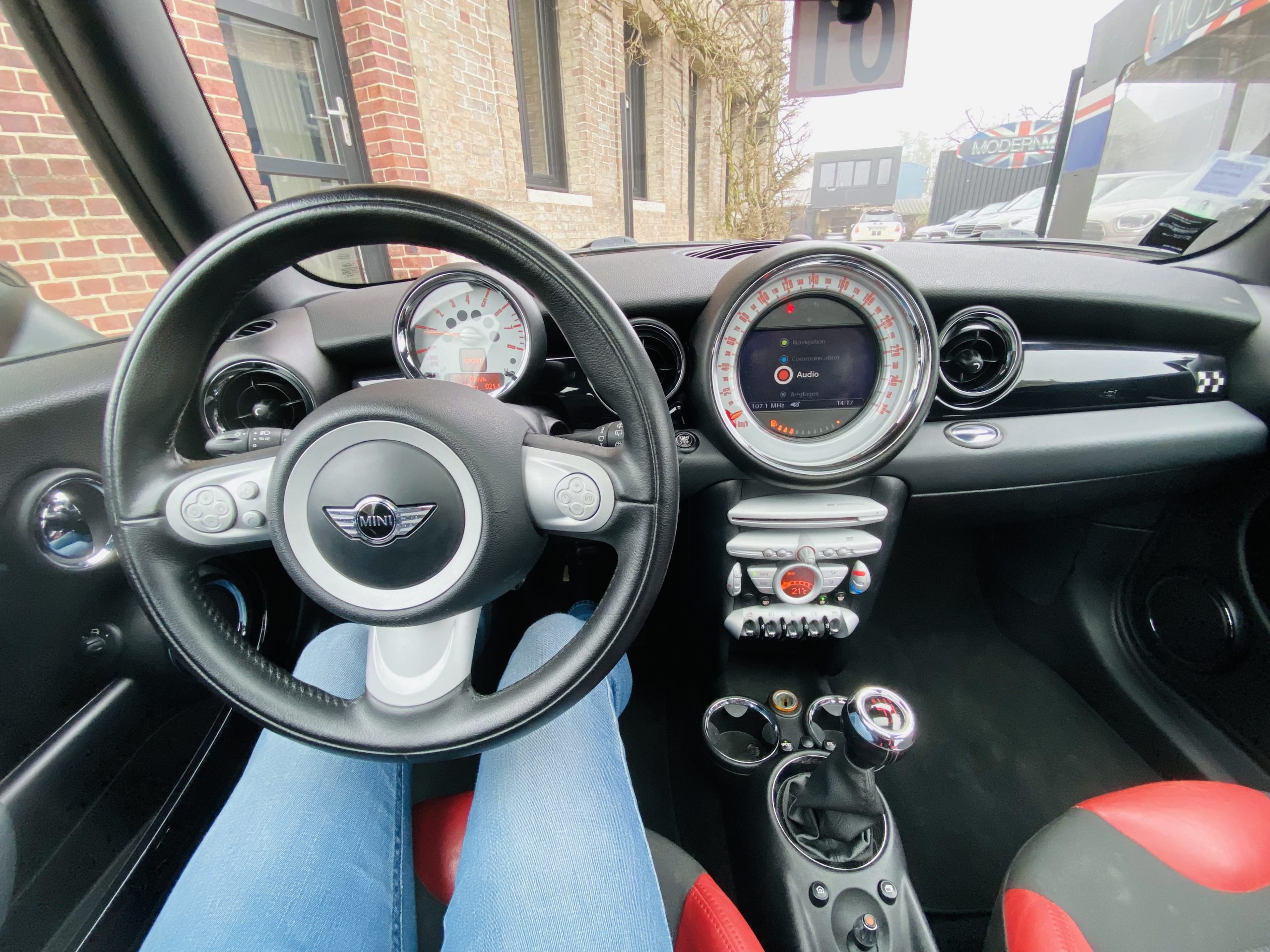 MINI HATCH R56 1.6i - 211 John Cooper Works // 99 652 KMS